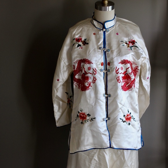100% silk | Intimates & Sleepwear | Vintage 0 Silk Embroidered Chinese ...